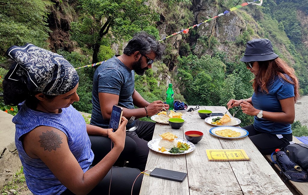 What's the food like in Tea house in Everest base camp trek?